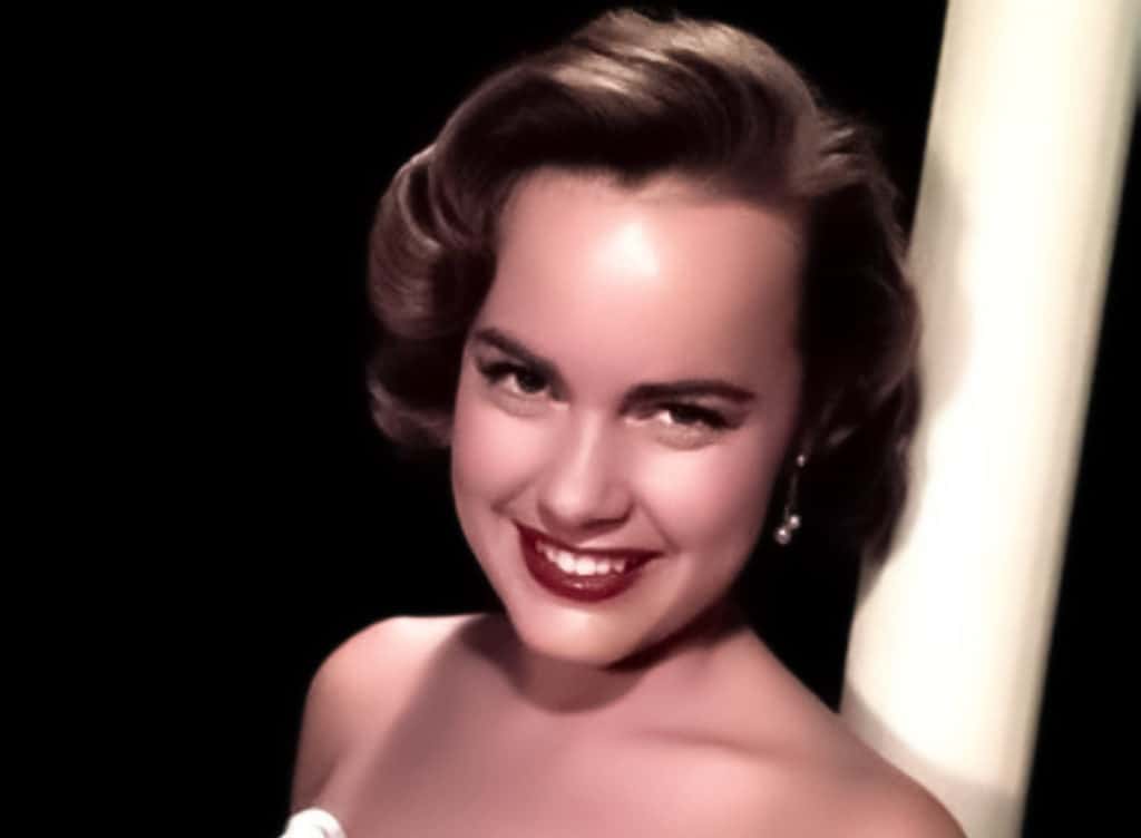Sparkling Facts About Terry Moore, Hollywood’s Classic Star