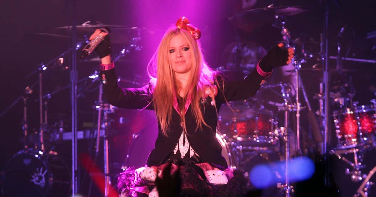 Complicated Facts about Avril Lavigne - Factinate