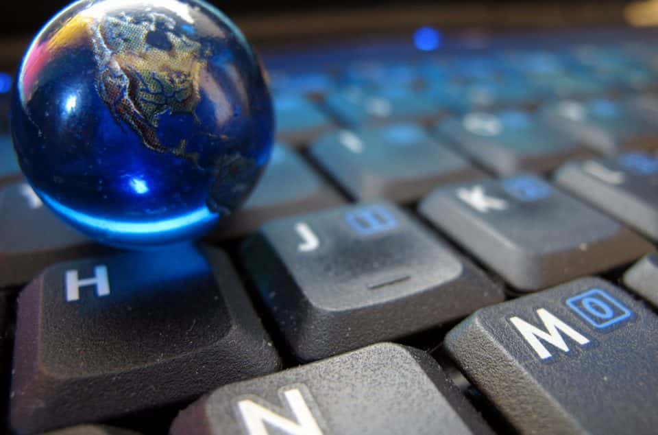 43 Interconnected Facts About The Internet - Factinate - Factinate