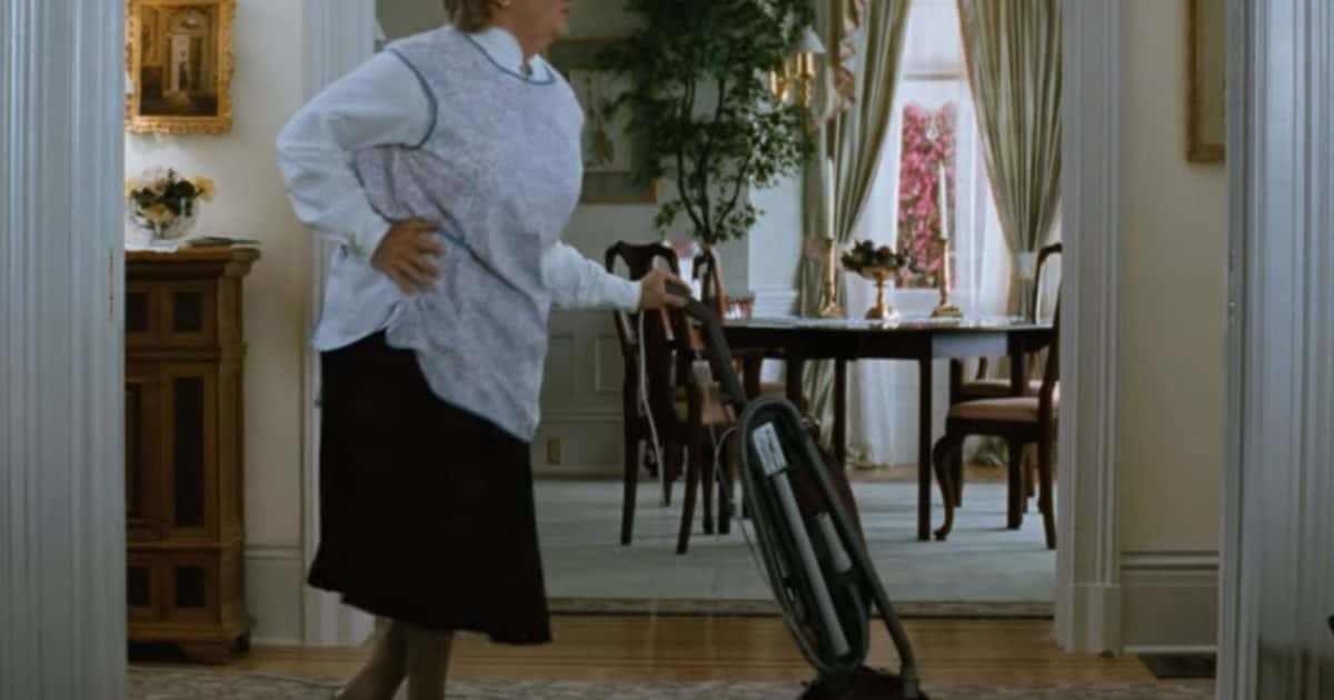 Behind-The-Scenes Facts About Mrs. Doubtfire - Factinate