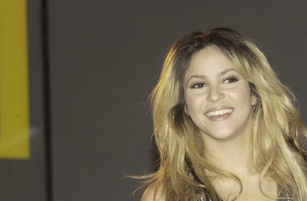 Fiery Facts About Shakira - Factinate