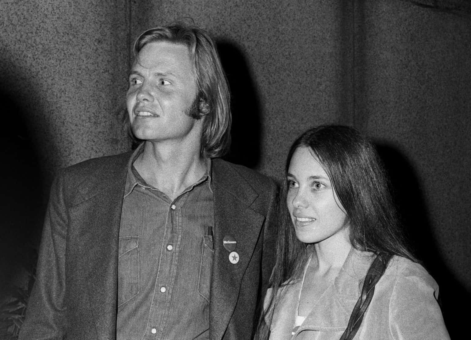 The Truth Behind Angelina Jolie's Feud With Her Famous Dad