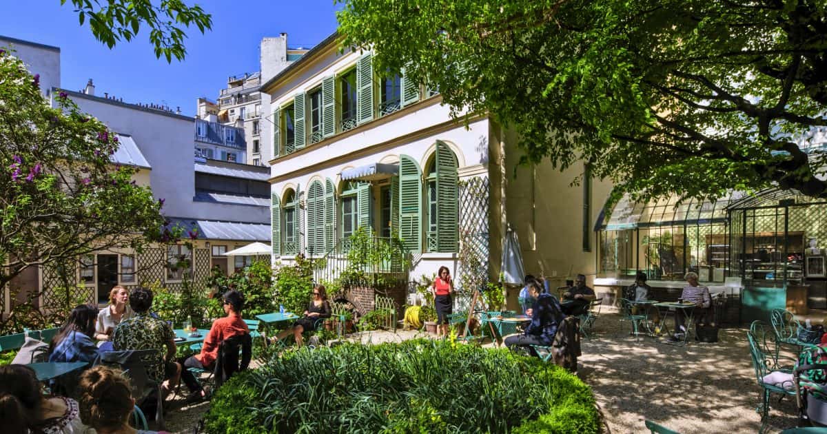 Romantic Facts About Paris - Factinate