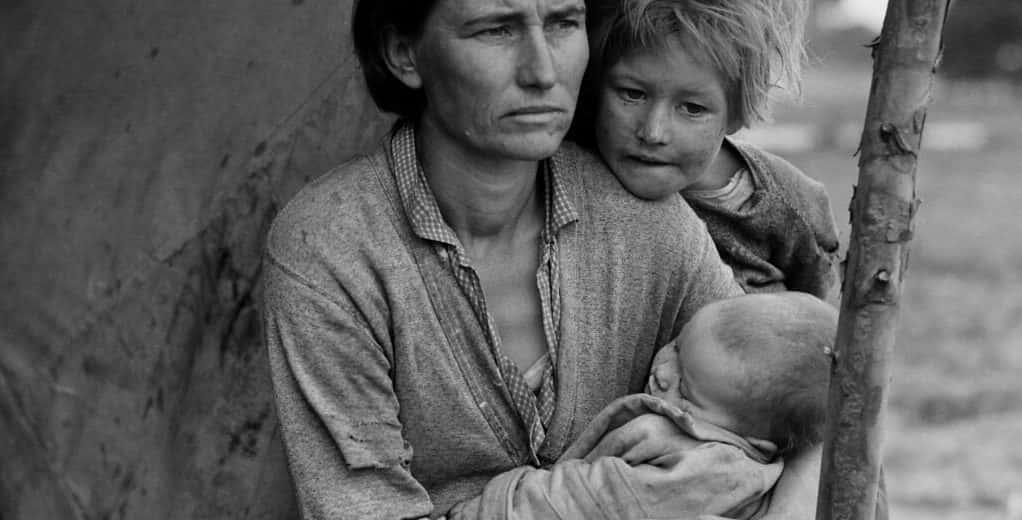 Facts Behind Famous Photos - Factinate