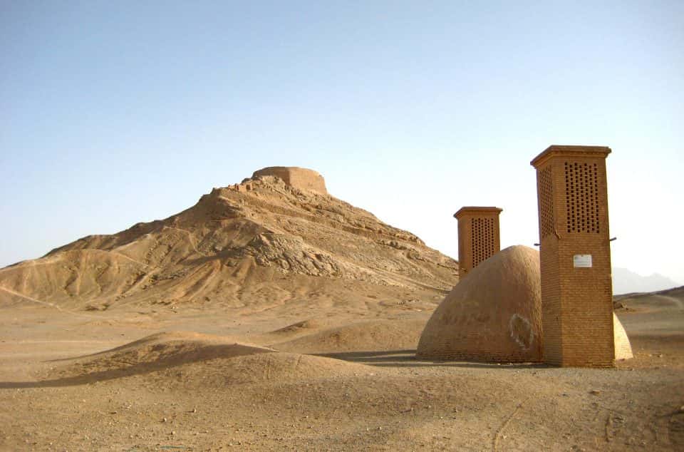 Facts About Strange Burial Customs Around The World - Factinate