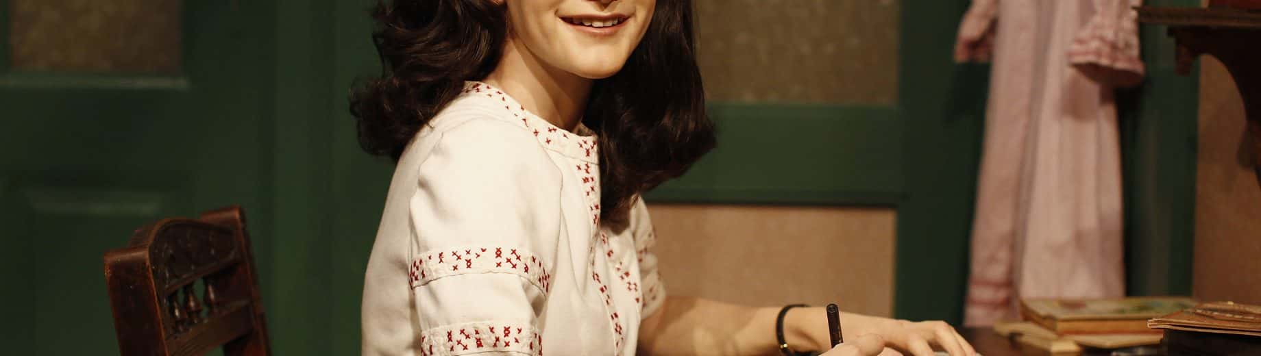 Tragic Facts About Anne Frank - Factinate