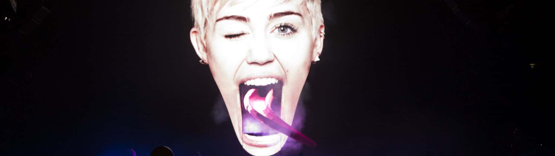 24 Smiley Facts About Miley Cyrus - Factinate