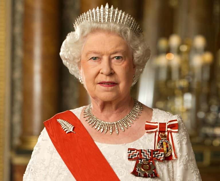 42 Royal Facts About Queen Elizabeth II - Factinate