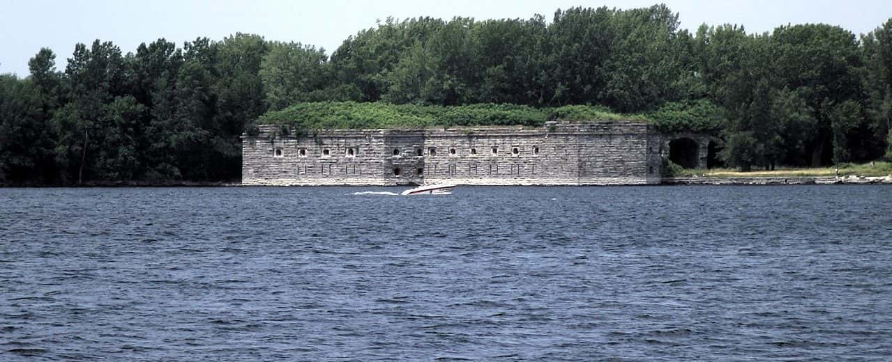 Crazy Canuck Facts About Canada, The Great White North - Factinate