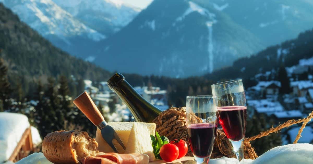 Rowdy Facts About History's Wild Parties - Factinate