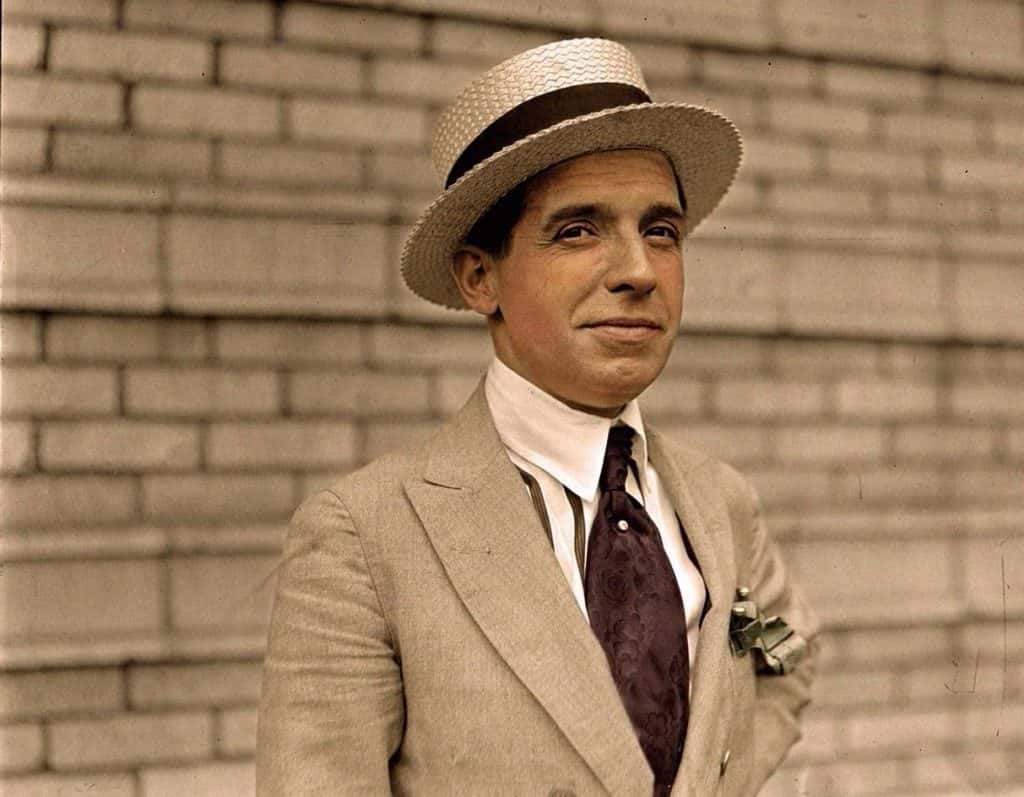 42 Tricky Facts About Con Artists