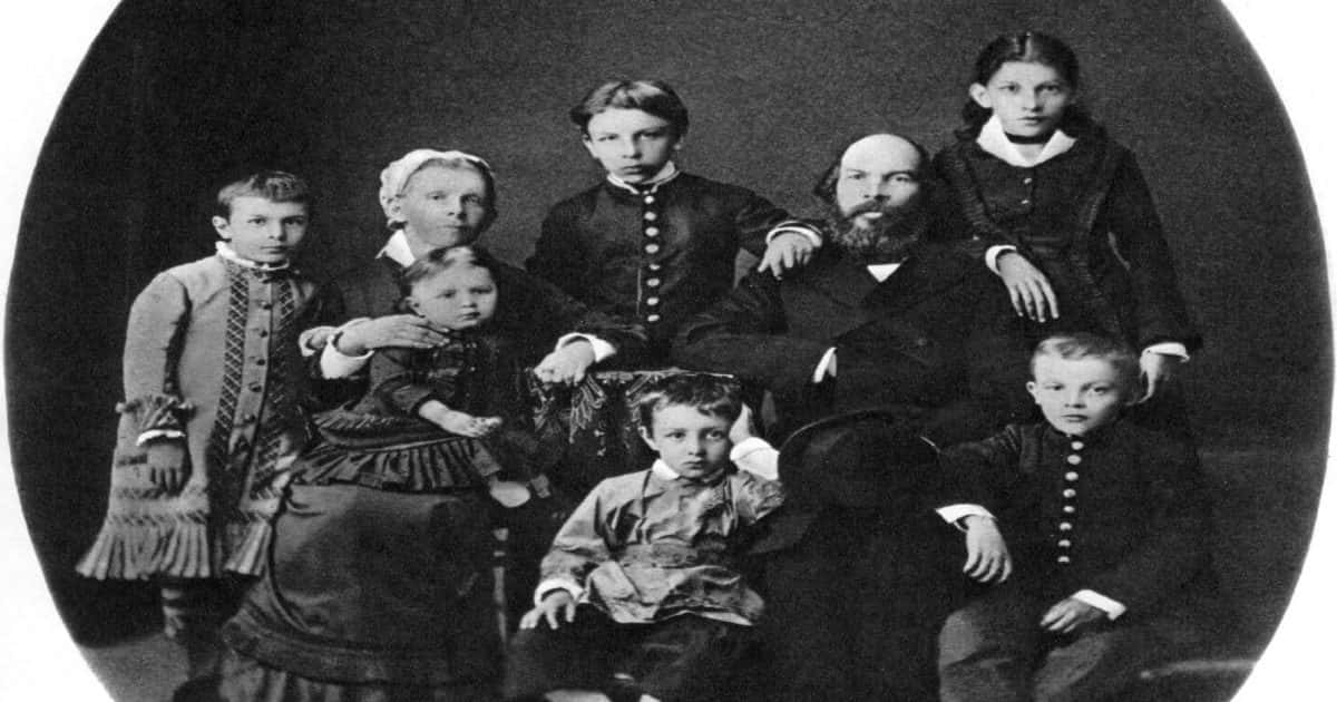 44 Revolutionary Facts About Vladimir Lenin - Factinate