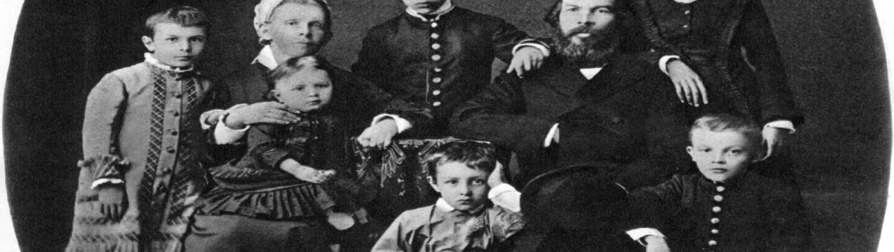 44 Revolutionary Facts About Vladimir Lenin - Factinate