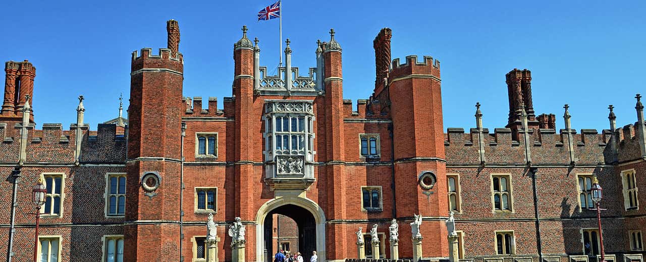 Dark Facts About Hampton Court, Henry VIII’s Cursed Palace - Factinate