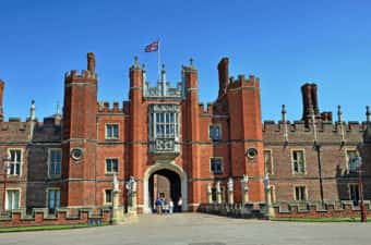 Dark Facts About Hampton Court, Henry VIII’s Cursed Palace - Factinate