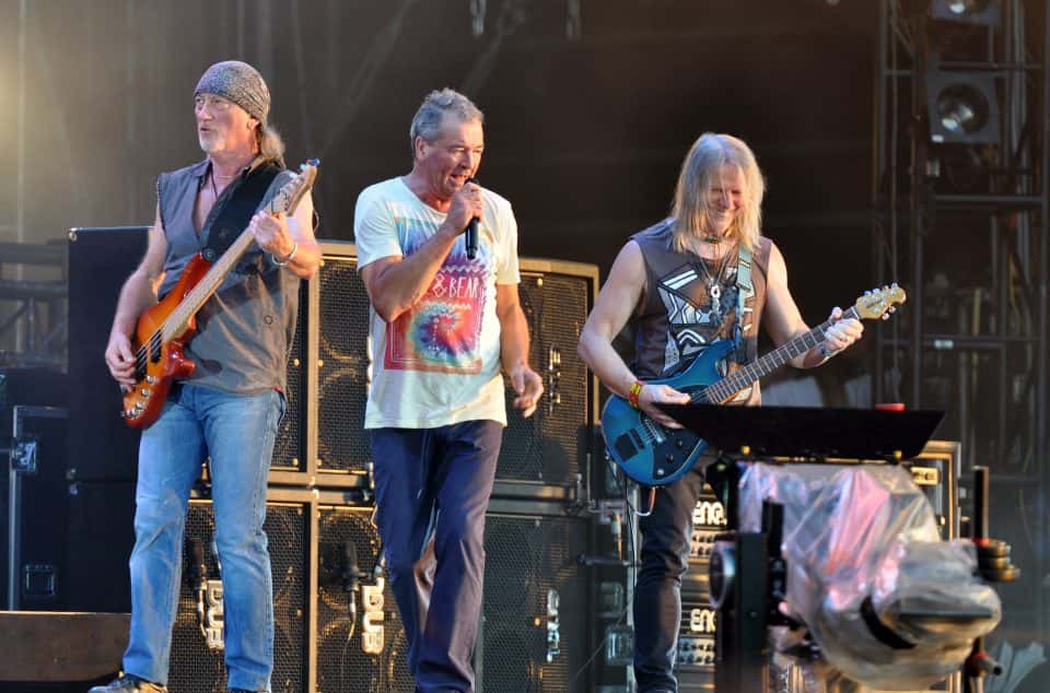 42 Riotous Facts About The Wildest Concerts In History - Factinate