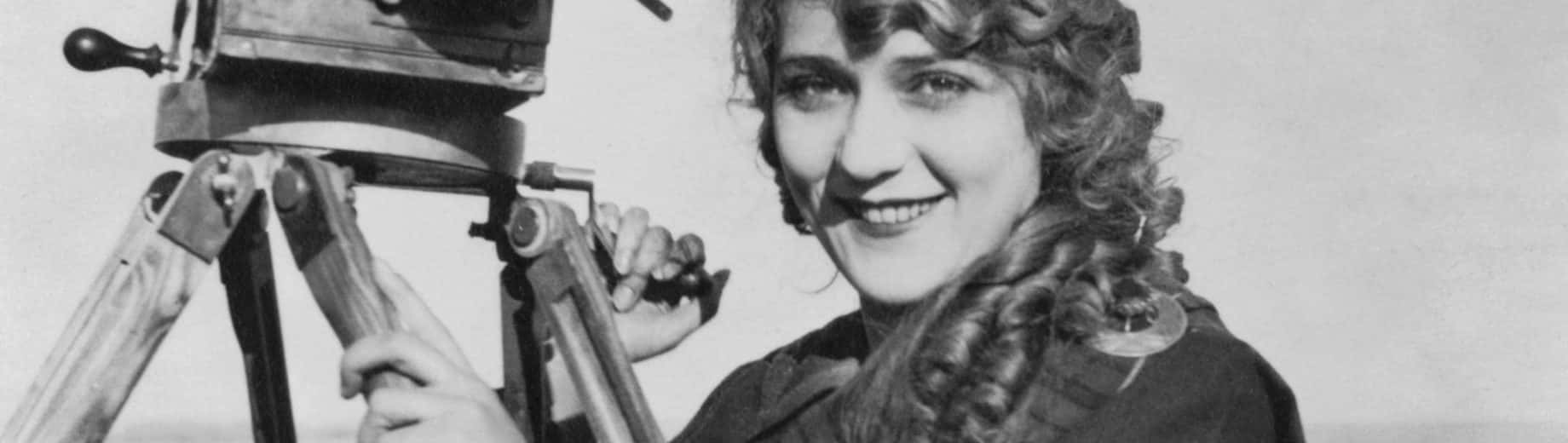 Extravagant Facts About Mary Pickford, America's First Sweetheart ...