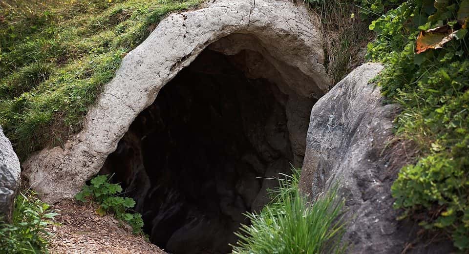 Facts About Strange Burial Customs Around The World - Factinate