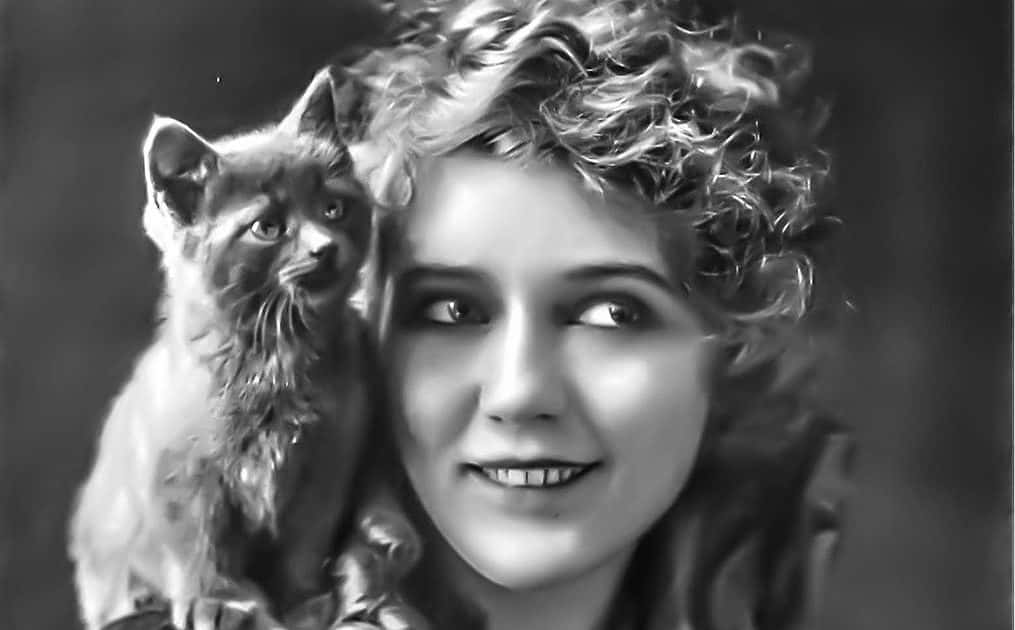 Extravagant Facts About Mary Pickford, America's First Sweetheart ...