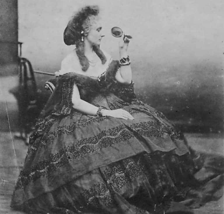 The Countess of Castiglione Was A Famous Beauty—With A Chilling Dark Side