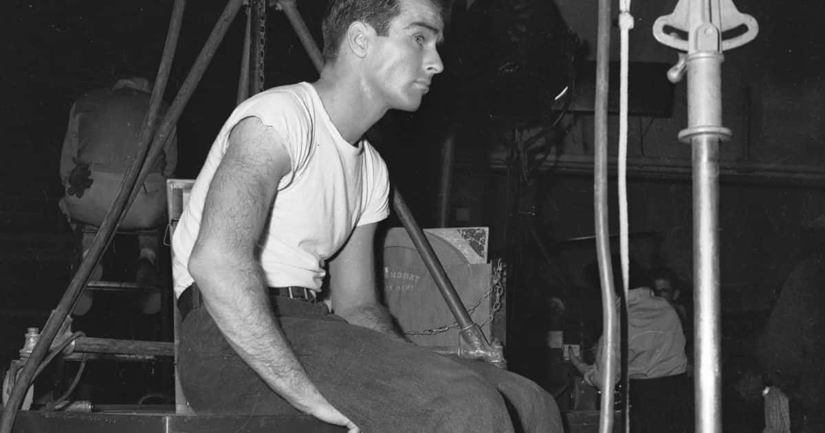 42 Dark Facts About Montgomery Clift, The Original Hollywood Heartthrob ...