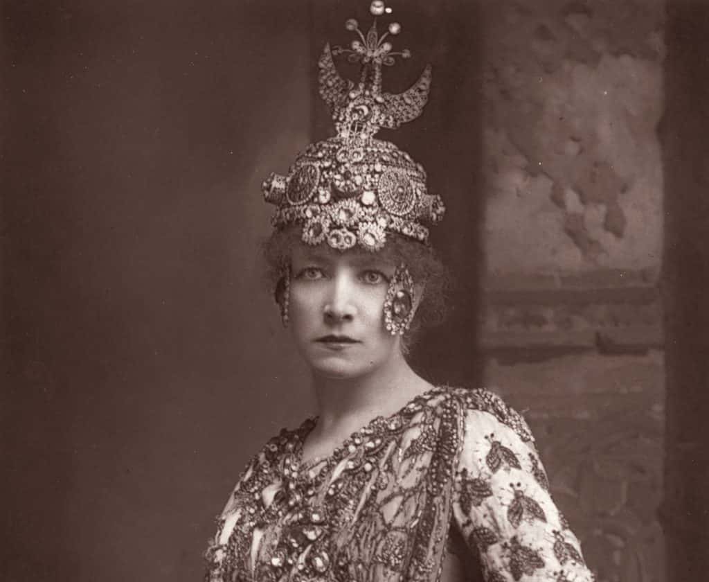 Divine Facts About Sarah Bernhardt, The First Superstar