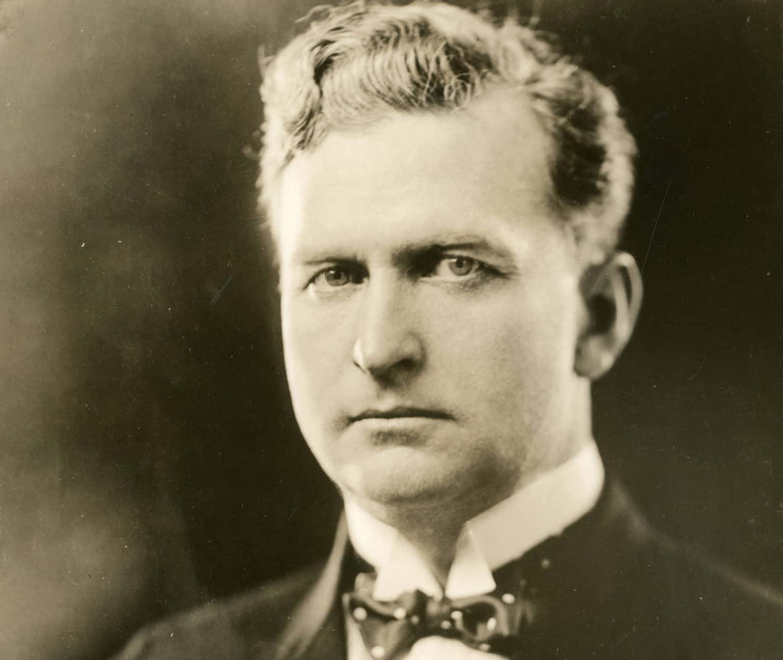 The Queen Of Gossip Knew All Of Hollywood’s Darkest Secrets