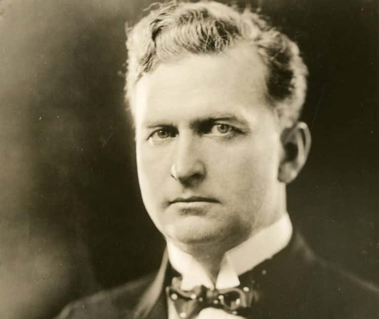 The Queen Of Gossip Knew All Of Hollywood’s Darkest Secrets