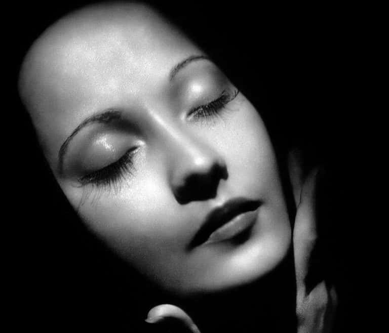 42 Twisted Facts About Merle Oberon, Hollywood’s Dark Angel