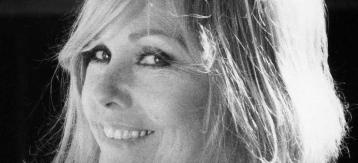 42 Defiant Facts About Kim Novak, The Hitchcock Blonde - Factinate