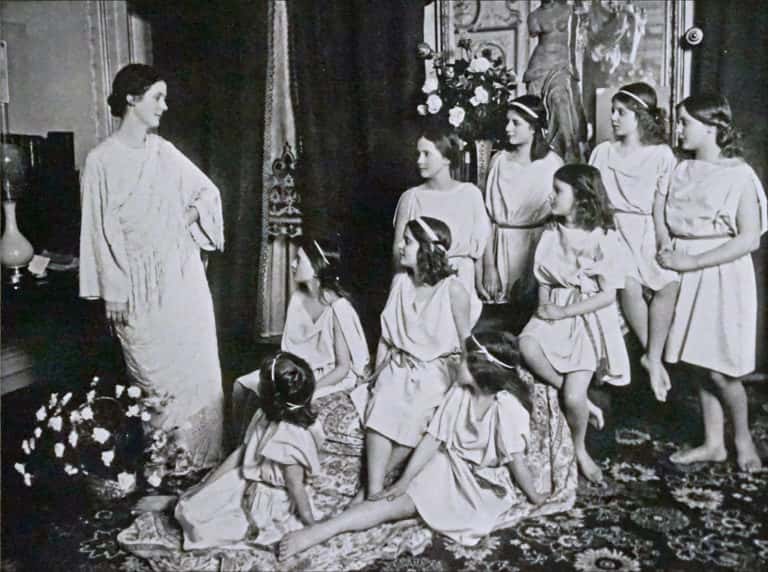 42 Hypnotic Facts About Isadora Duncan, The Dark Mother Of Dance