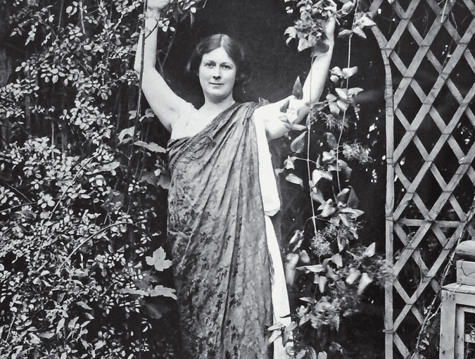 42 Hypnotic Facts About Isadora Duncan, The Dark Mother Of Dance ...