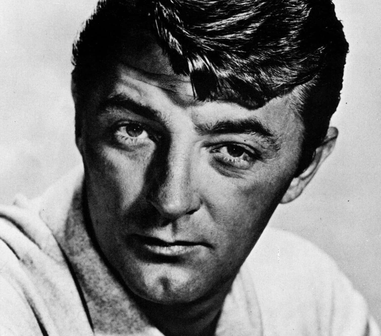 Rebellious Facts About Robert Mitchum, Hollywood's First Bad Boy