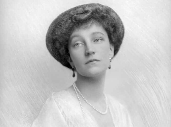 More People Need To Know About Elisabeth Marie, Austria’s “Red ...