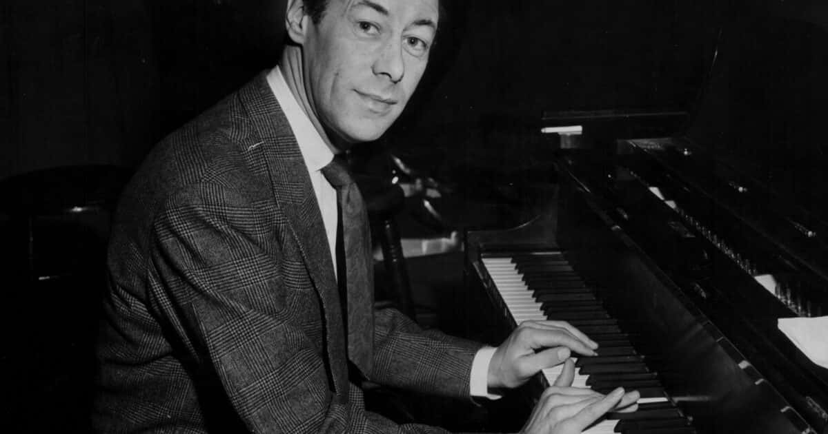 Deliciously Low Facts About Rex Harrison, The Fatal Charmer - Factinate