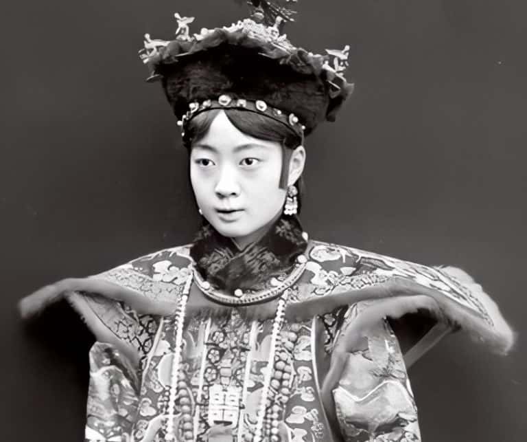 Empress Wanrong’s Life Was A Royal Nightmare