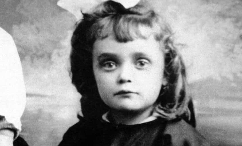 Harrowing Facts About Edith Piaf, The Tragic Songbird - Factinate