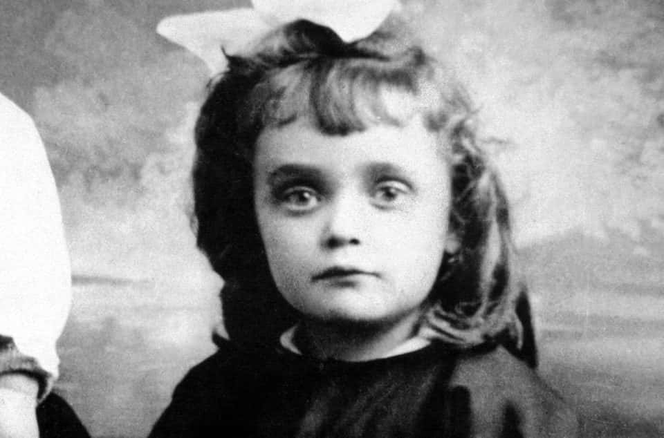 Harrowing Facts About Edith Piaf, The Tragic Songbird - Factinate