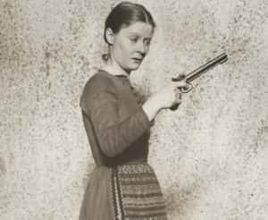 Tragic Facts About Peg Entwistle, Hollywood's First Victim