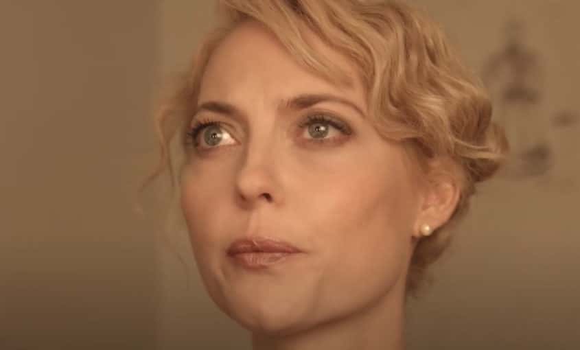 Tragic Facts About Peg Entwistle, Hollywood's First Victim