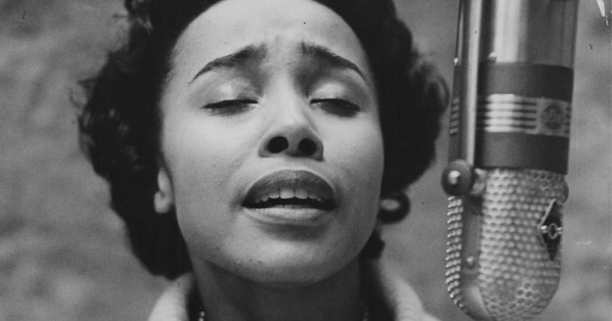 Devastating Facts About Diahann Carroll, The Barrier-Smashing Actress ...