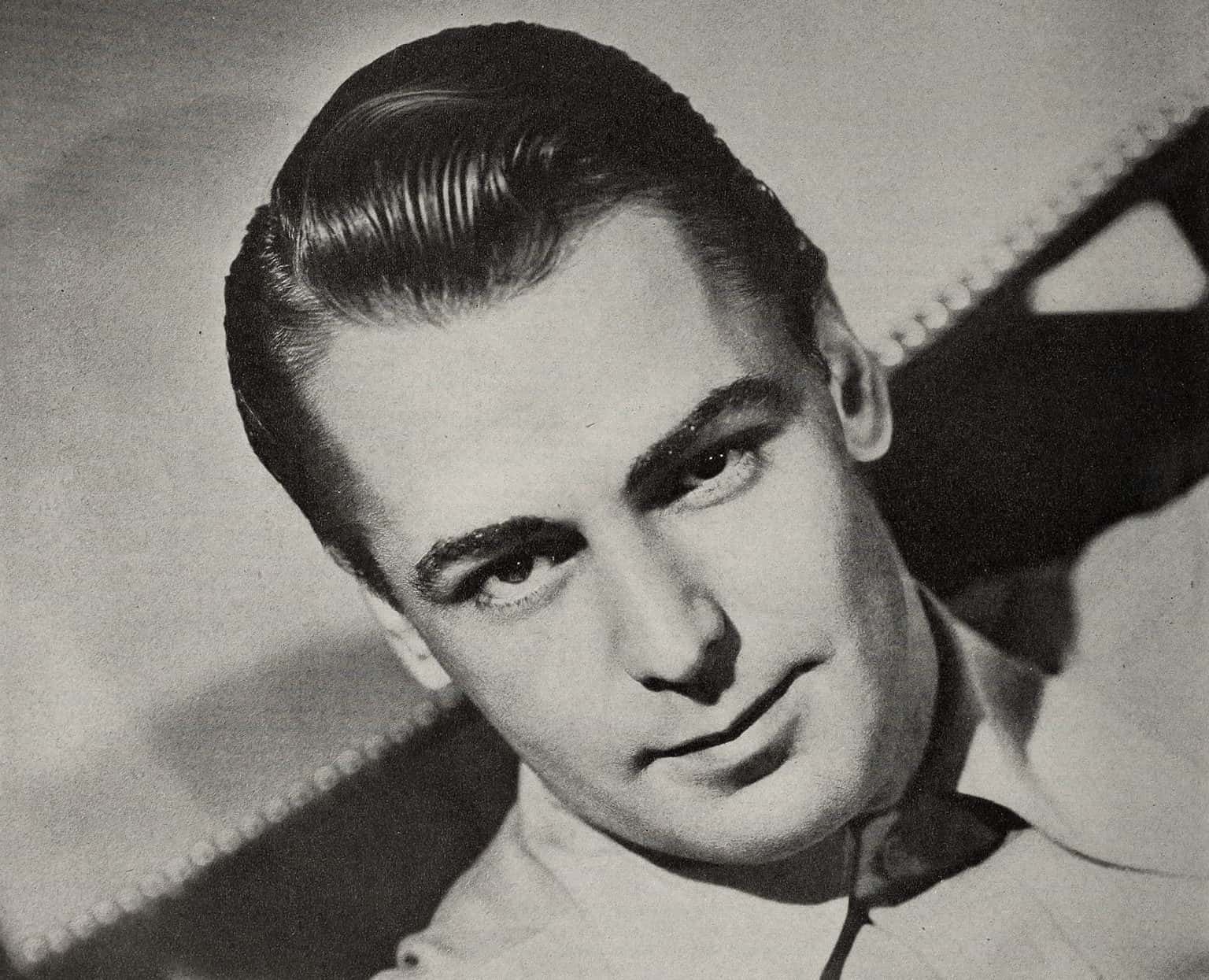 Painful Facts About Alan Ladd, Hollywood's Shy Gangster