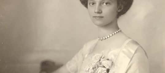 Tragic Facts About Zita Of Bourbon-Parma, The Refugee Empress - Factinate
