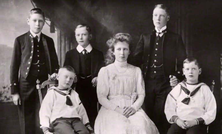 Tragic Facts About Prince John Of The United Kingdom, The Lost Royal