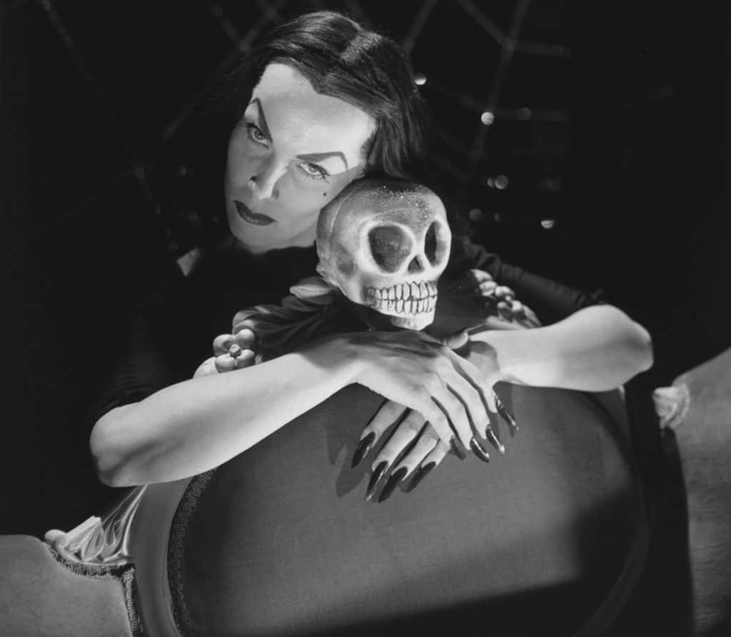 The Real Vampira Maila Nurmi Lived A Dark And Desperate Life