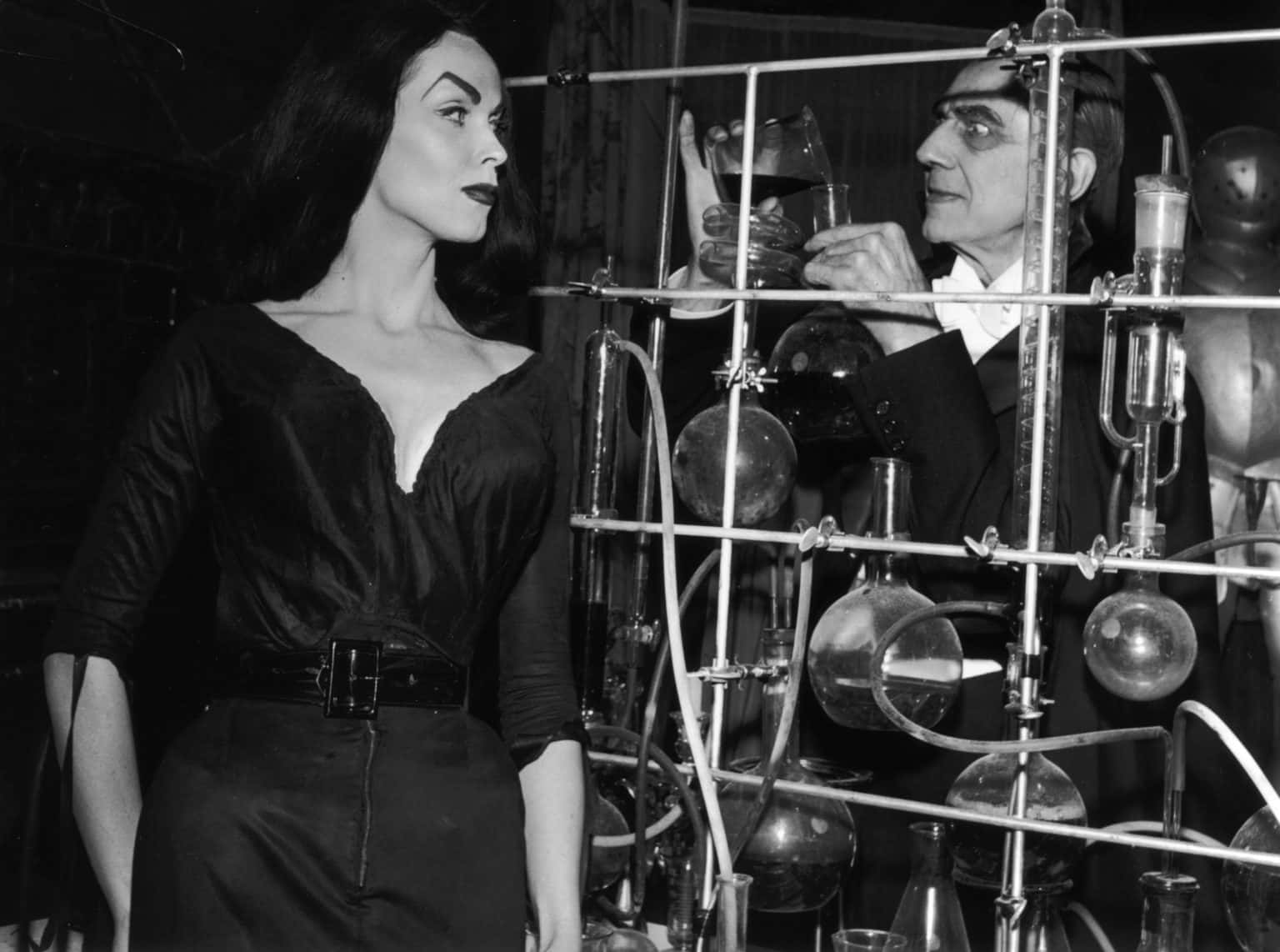 The Real Vampira Maila Nurmi Lived A Dark And Desperate Life