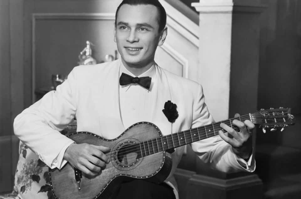 Piercing Facts About Yul Brynner, Hollywood's Icy King - Factinate