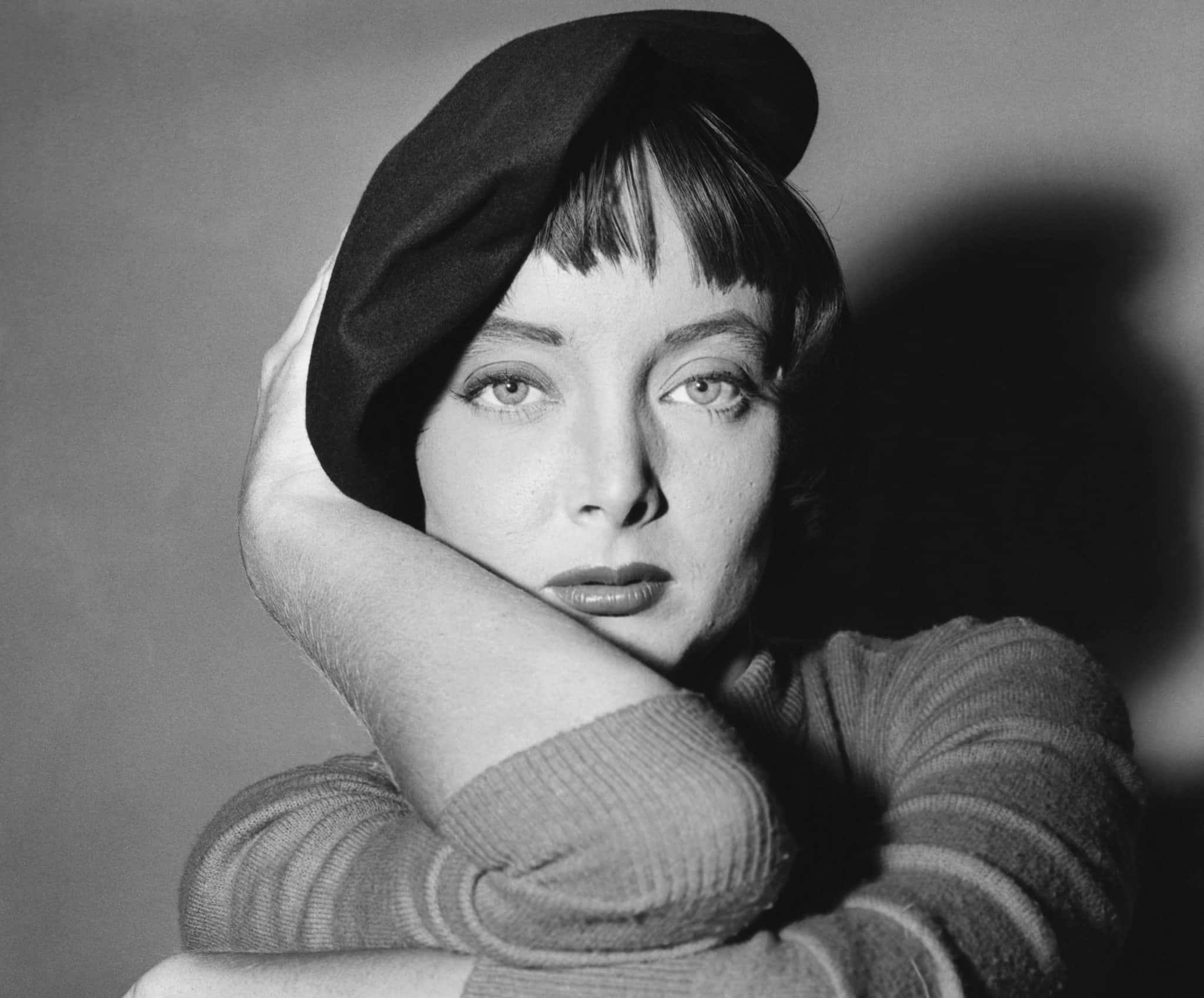 Chilling Facts About Carolyn Jones, Hollywood’s Macabre Icon