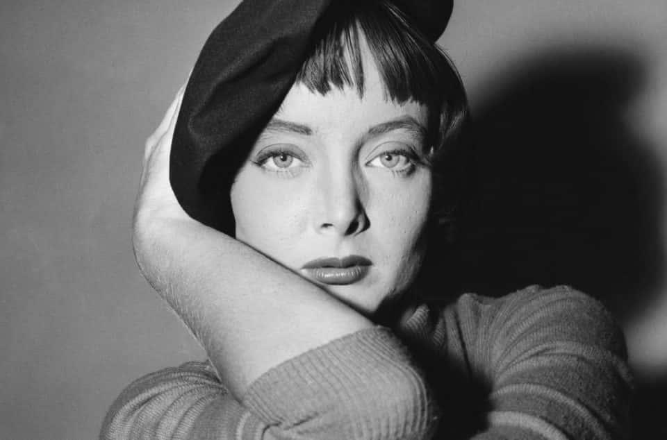 Chilling Facts About Carolyn Jones, Hollywood’s Macabre Icon - Factinate