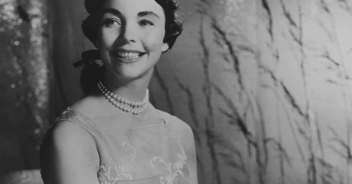 Reluctant Facts About Jennifer Jones, The Unlikely Superstar - Factinate